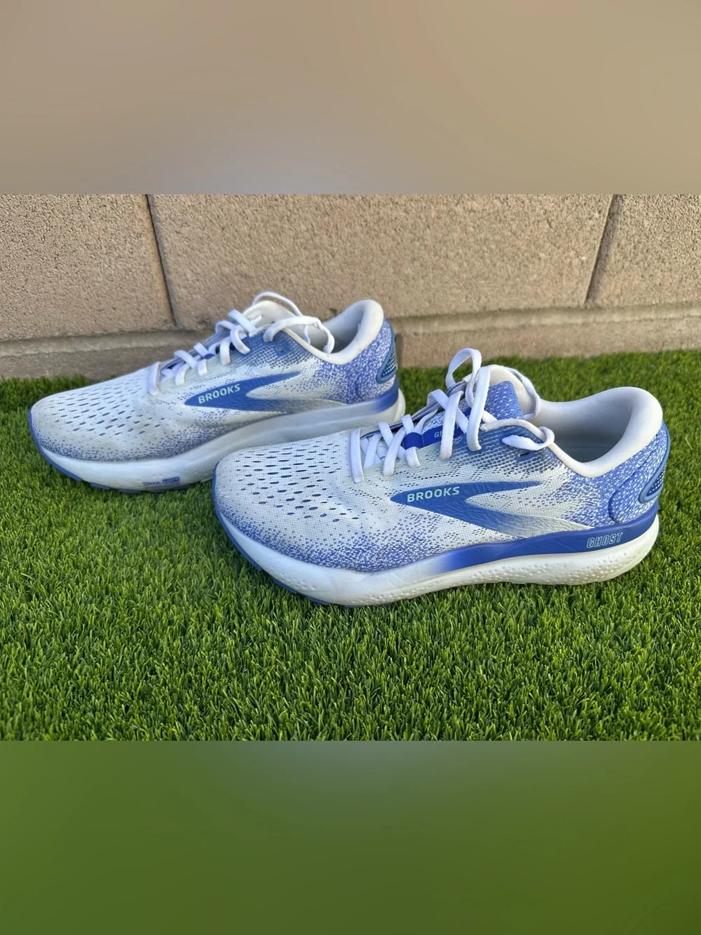 Brooks | Shoes | Brooks Ghost 6 White Amparo Blue Limpet Shell Womens 9 ...